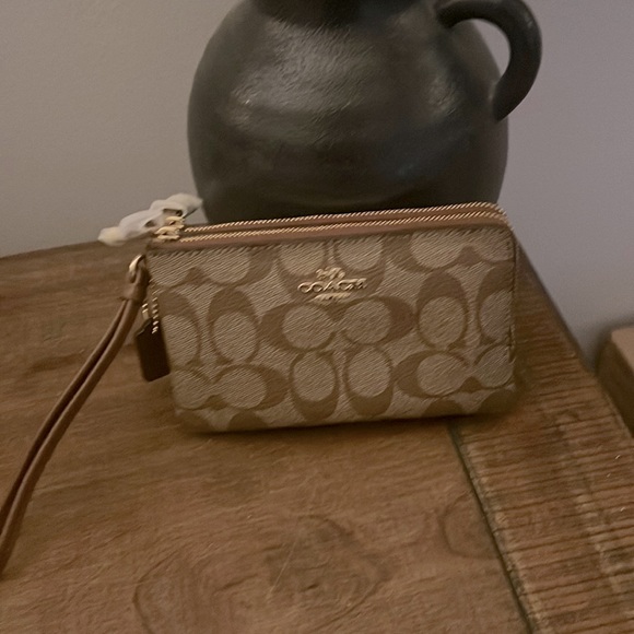 Coach | Bags | Coach Signature Wristlet | Poshmark